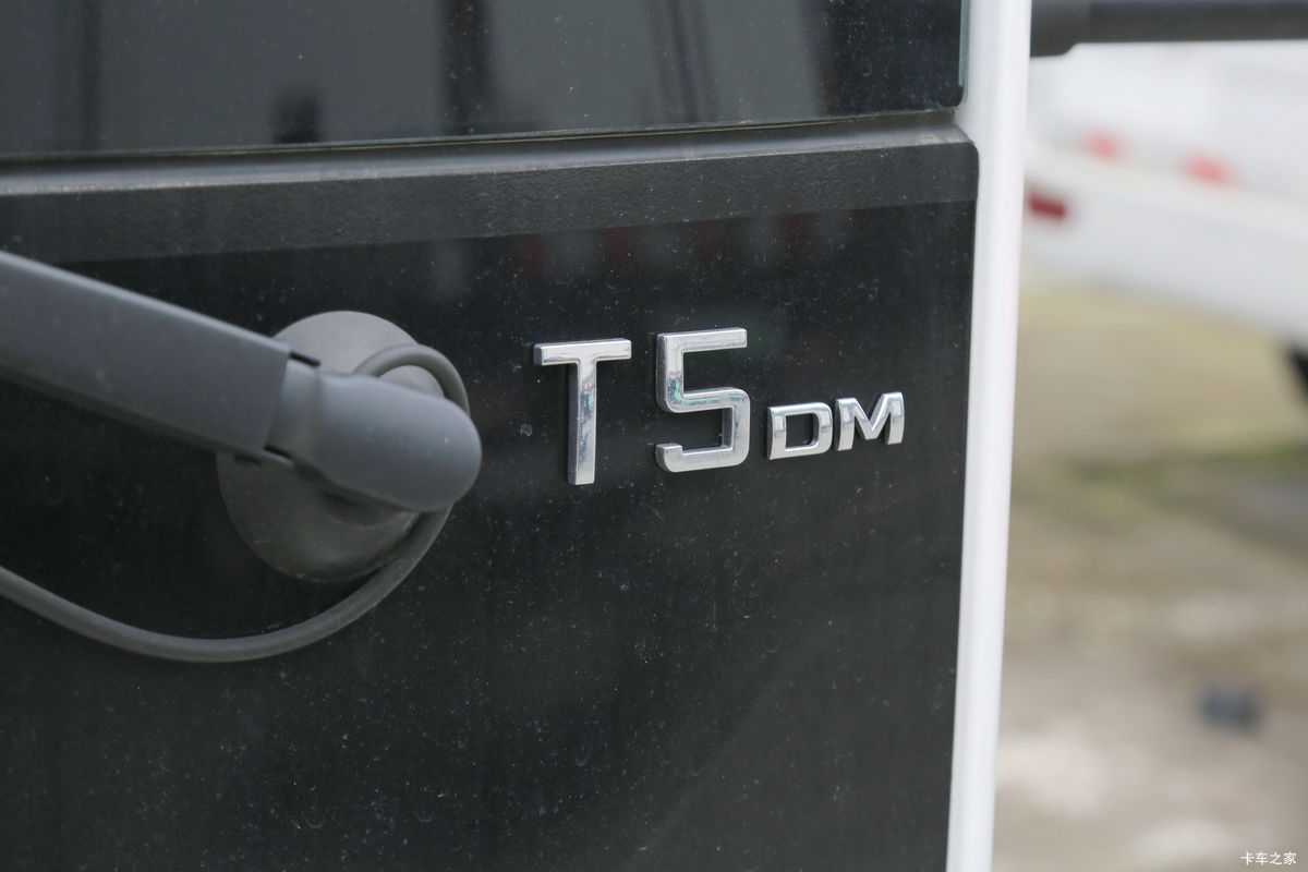 【图】比亚迪T5 财富版 4.5T 4.005米单排插电式增程混合动力栏板轻卡(BYD1040A3HEV41)18.3kWh_实拍图片_1950573_卡车之家