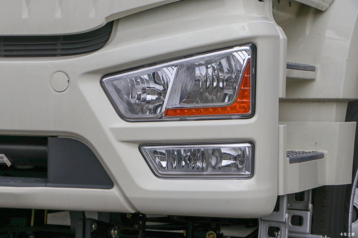 【图】一汽解放 J6L 6X4 纯电动牵引车(CA4250P62T1BEVA5)350kWh_实拍图片_1950785_卡车之家