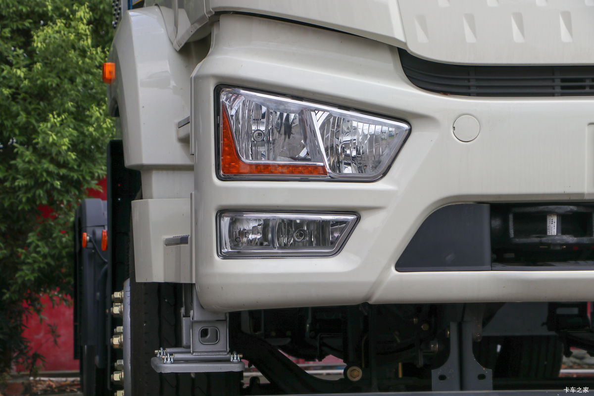 【图】一汽解放 J6L 6X4 纯电动牵引车(CA4250P62T1BEVA5)350kWh_实拍图片_1950785_卡车之家