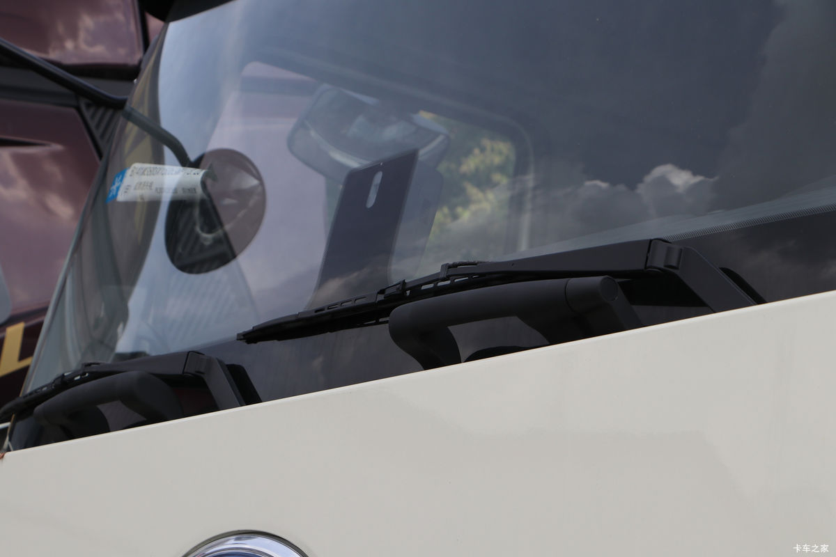 【图】一汽解放 J6L 6X4 纯电动牵引车(CA4250P62T1BEVA5)350kWh_实拍图片_1950785_卡车之家