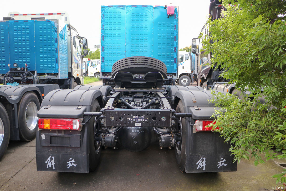 【图】一汽解放 J6L 6X4 纯电动牵引车(CA4250P62T1BEVA5)350kWh_实拍图片_1950785_卡车之家