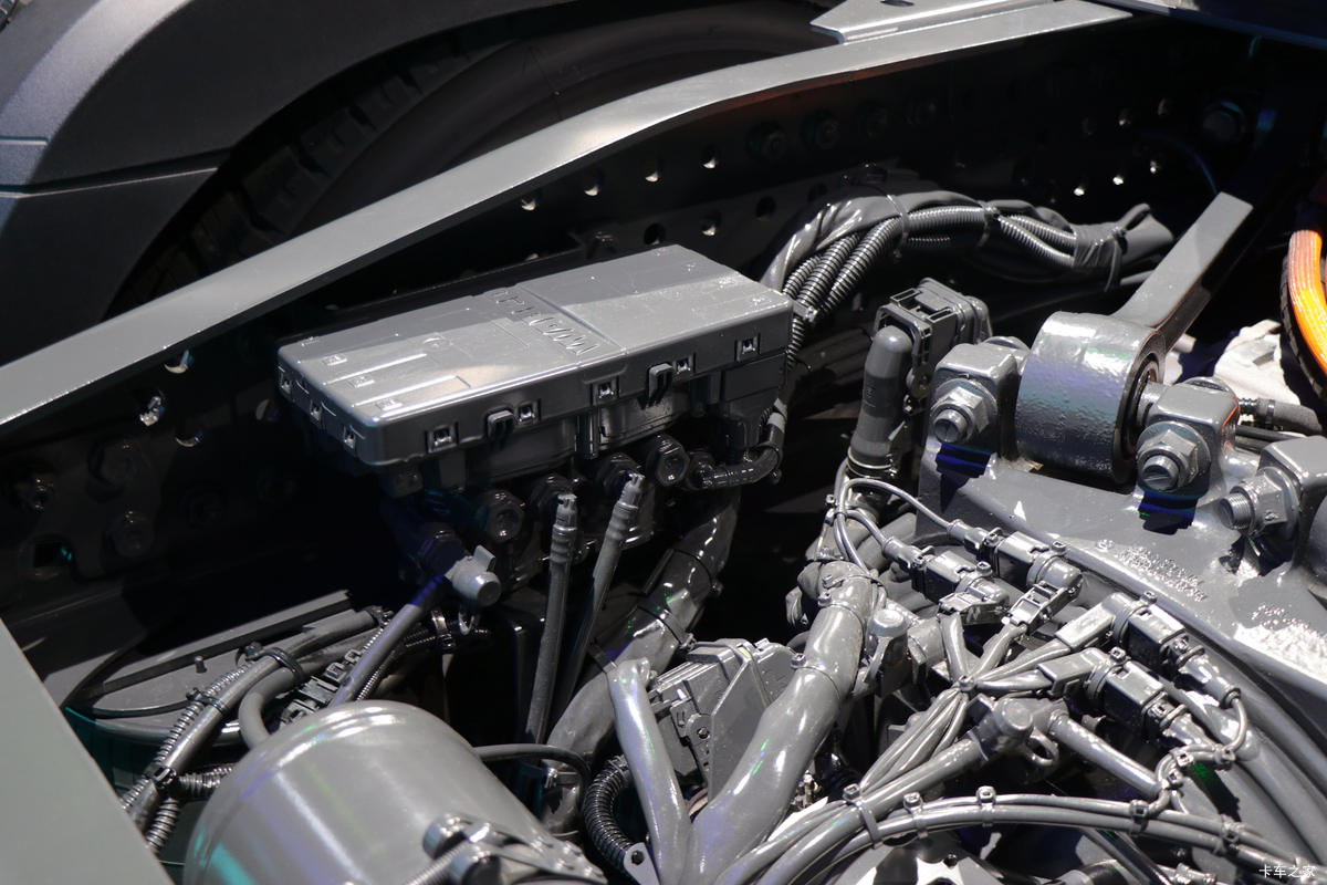 【图】奔驰 eActros 600 4X2 纯电动牵引车600kWh_实拍图片_1987259_卡车之家