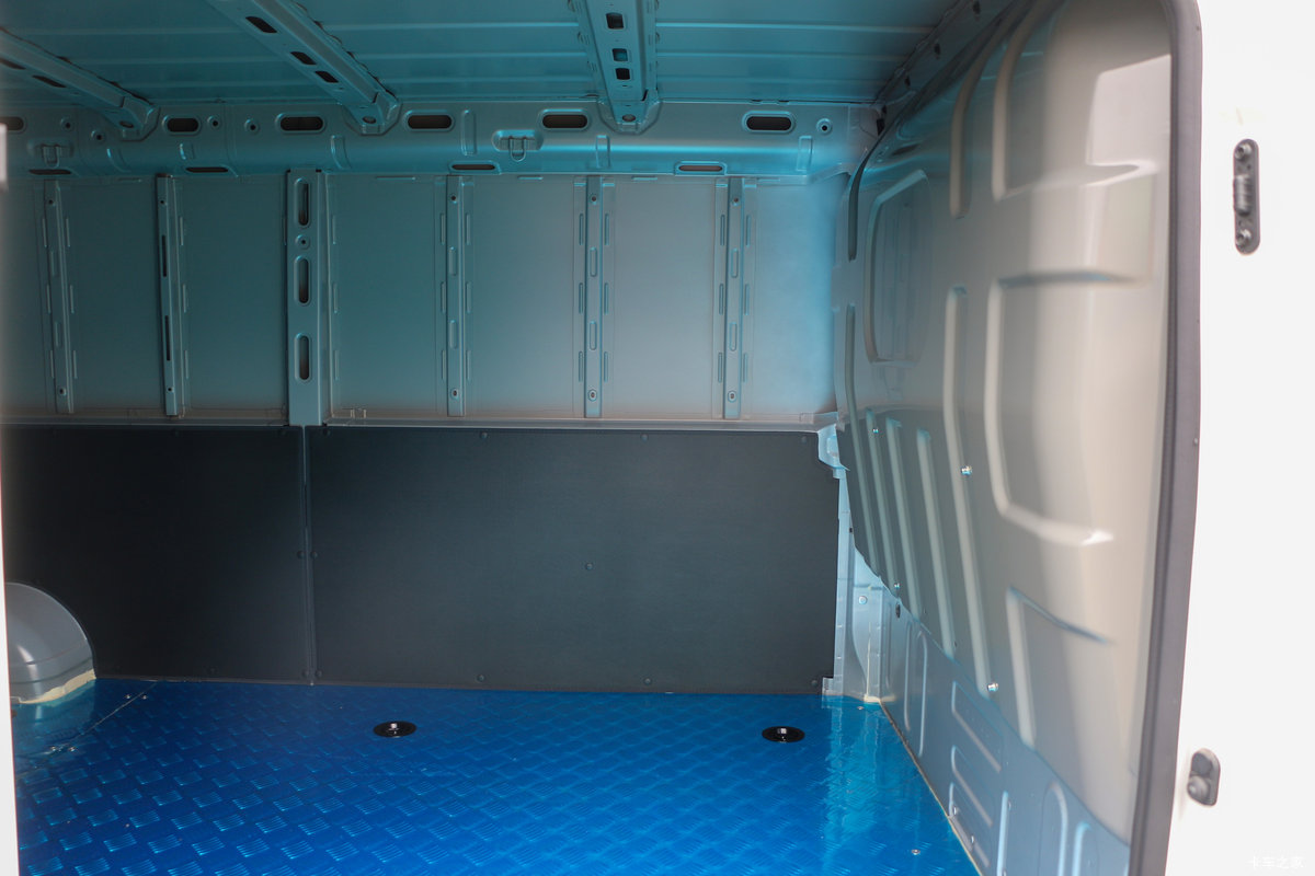 【图】SRM鑫源 E3L 2024款定制标准型 3T 4.9米纯电动封闭货车41.86kWh_实拍图片_1850187_卡车之家