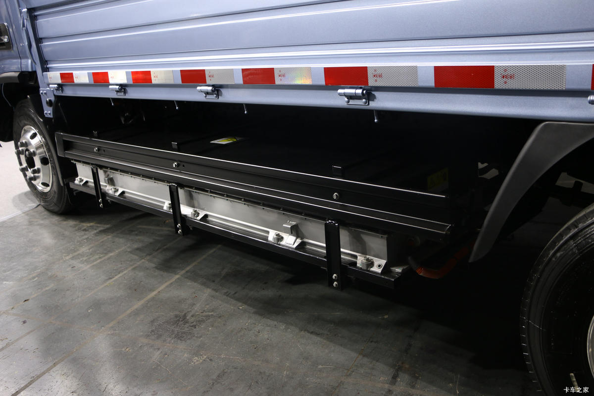 【图】福田 时代领航G6 4.17米单排纯电动栏板轻卡 爱易科141.3kWh_实拍图片_2011078_卡车之家