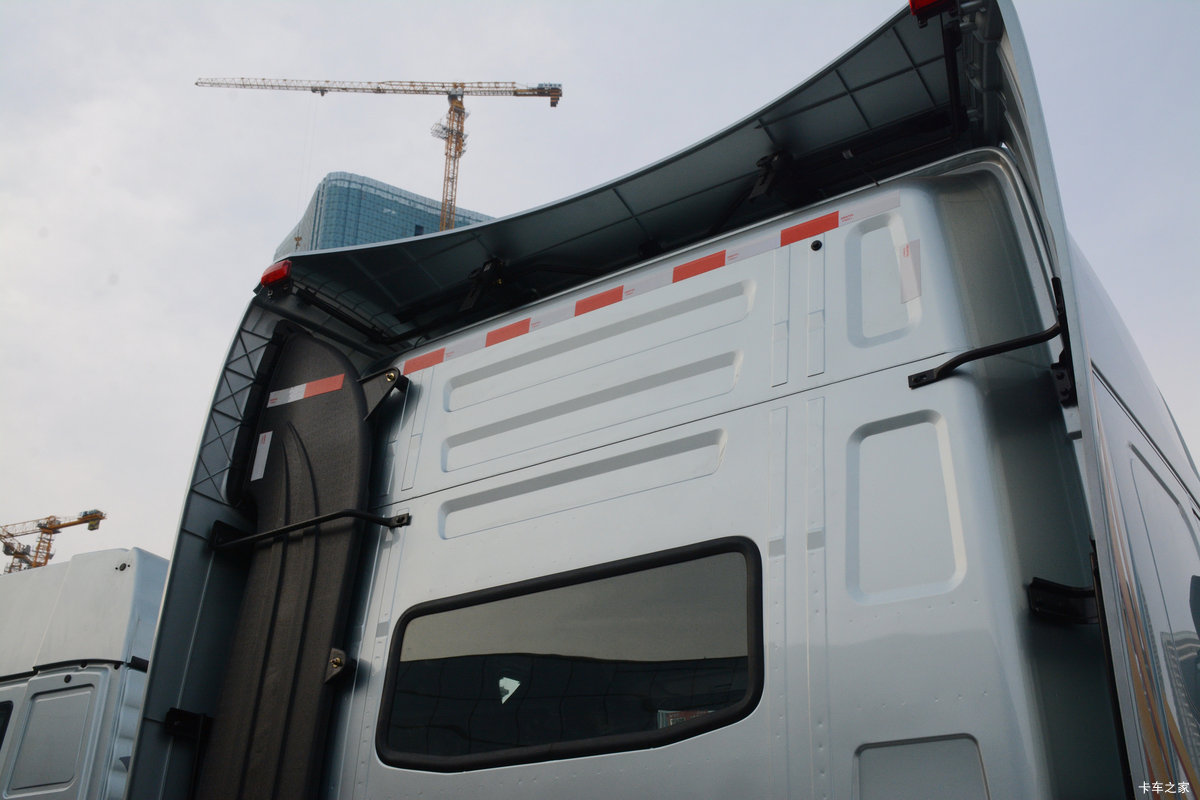 【图】中国重汽 HOWO TH7-N重卡 540马力 6X4 AMT自动档牵引车(ZZ4257V324HF1H)_实拍图片_2012853_卡车之家