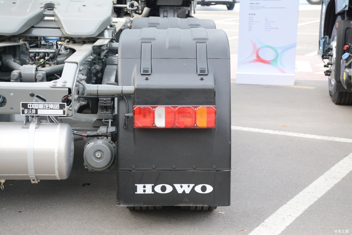 【图】中国重汽 HOWO TH7-N重卡 540马力 6X4 AMT自动档牵引车(ZZ4257V324HF1H)_实拍图片_2012921_卡车之家
