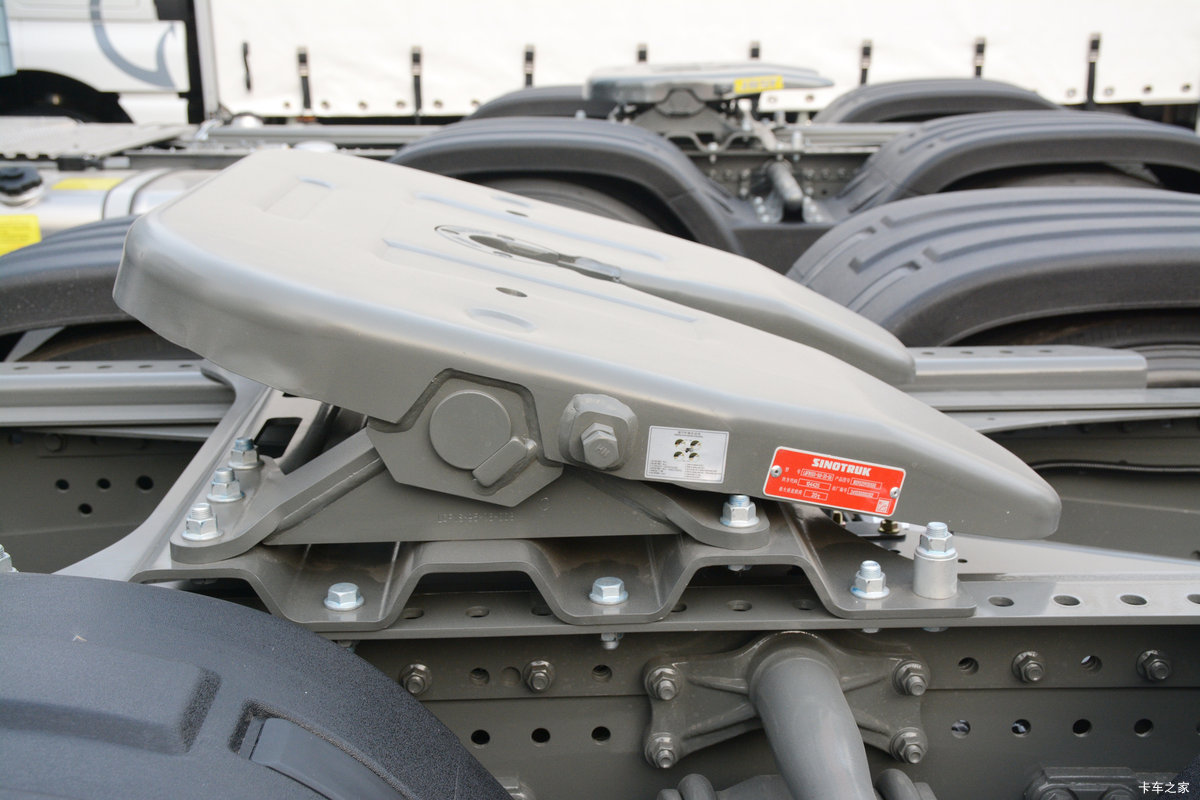 【图】中国重汽 HOWO TH7-N重卡 540马力 6X4 AMT自动档牵引车(ZZ4257V324HF1H)_实拍图片_2012929_卡车之家