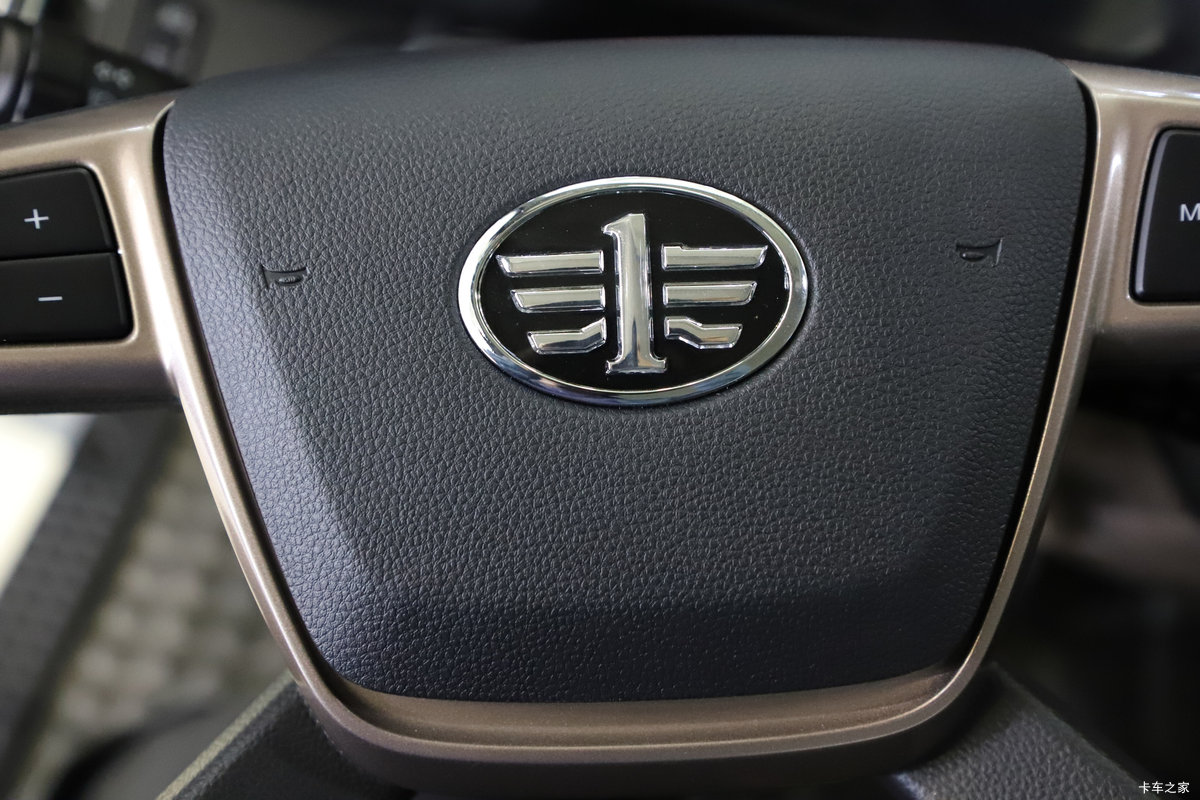 【图】解放 虎VH 复合版 129马力 LNG 4.2米单排栏板轻卡_实拍图片_2013353_卡车之家