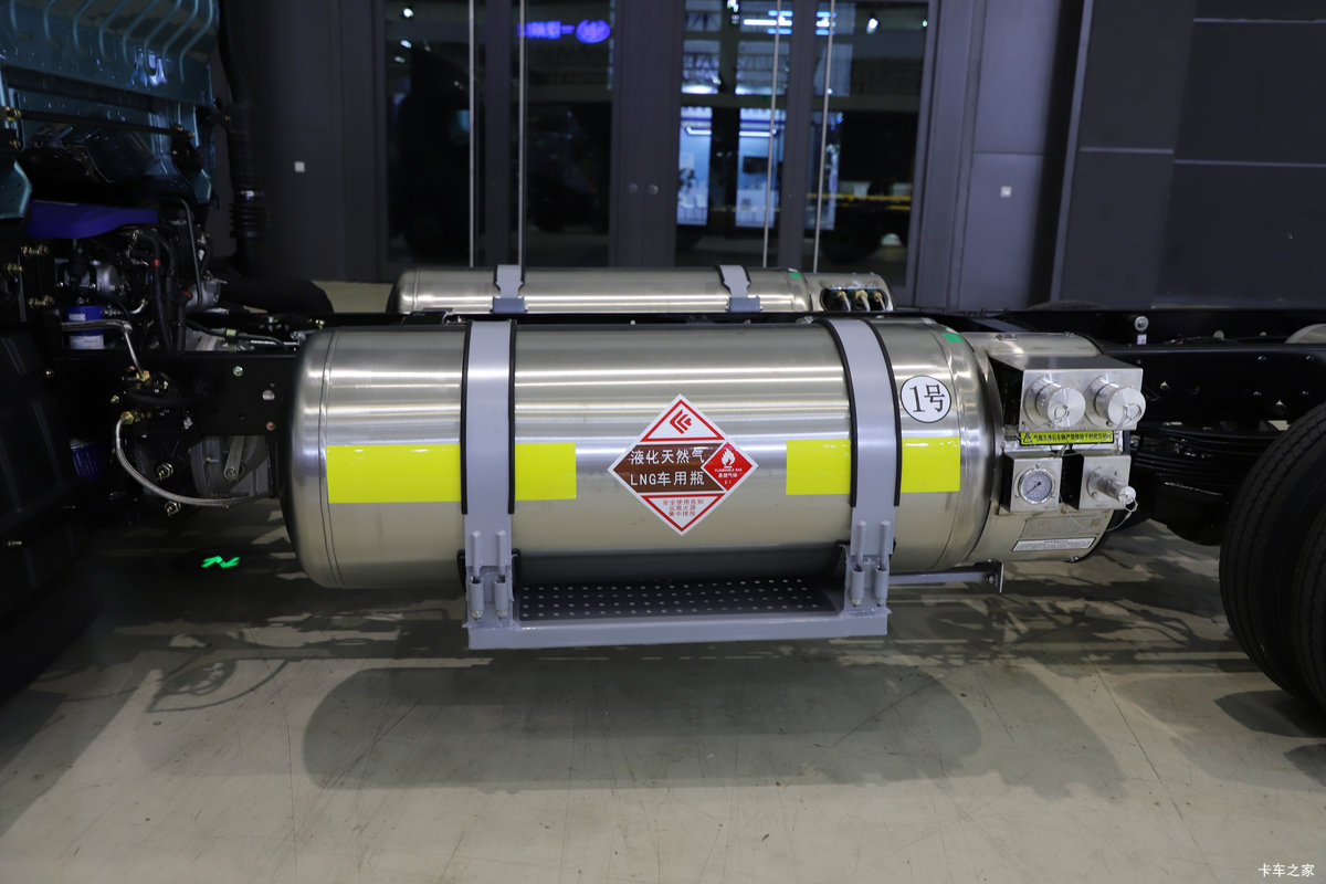 【图】解放 虎VH 复合版 129马力 LNG 4.2米单排栏板轻卡_实拍图片_2013385_卡车之家