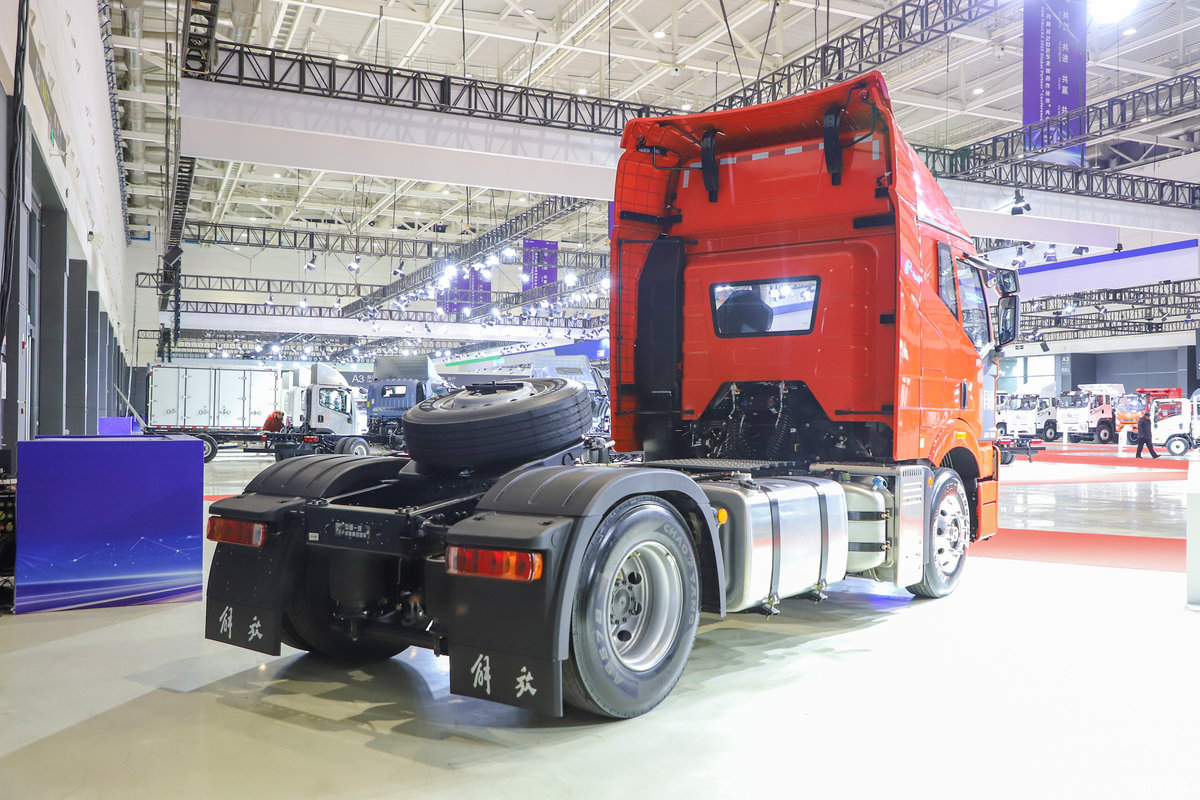 【图】一汽解放 J6E 600马力 4X2 AMT自动档牵引车_实拍图片_2014239_卡车之家