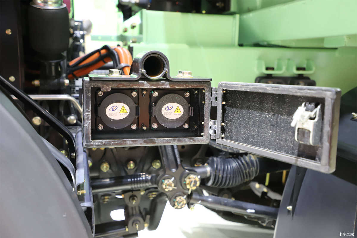 【图】一汽解放 J6P 8X4 7.8米纯电动自卸车(CA3310P66L5BT4BEVA8)400.61kWh_实拍图片_2015801_卡车之家