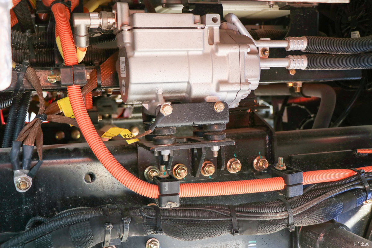 【图】陕汽重卡 德龙M3000S 8X4 6.86方纯电动混凝土搅拌车(中联牌)(ZLJ5312GJBLBEV)350.07kWh_实拍图片 ...