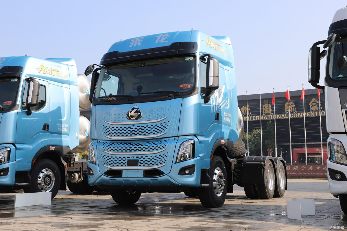 【图】东风柳汽 乘龙H7pro 陆航版 610马力 6X4 AMT手自一体 牵引车_实拍图片_4001319_卡车之家