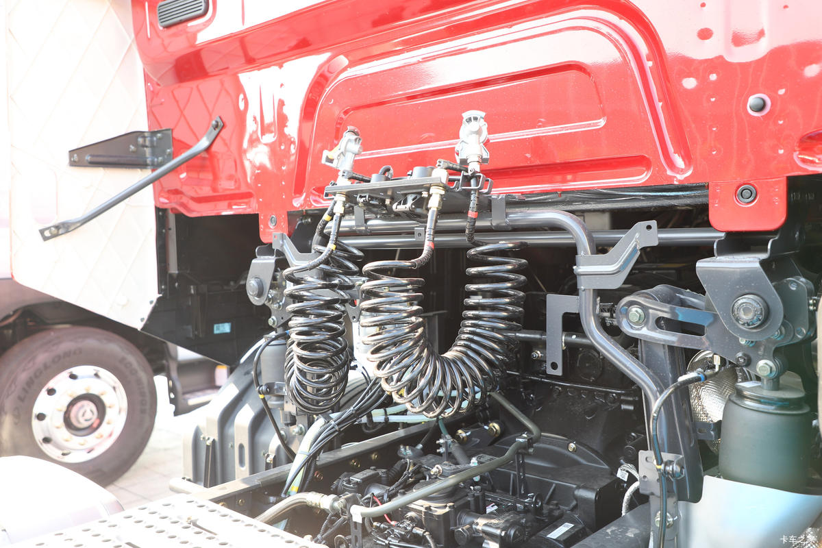 【图】东风柳汽 乘龙H7 480马力 4X2 牵引车_实拍图片_4001556_卡车之家