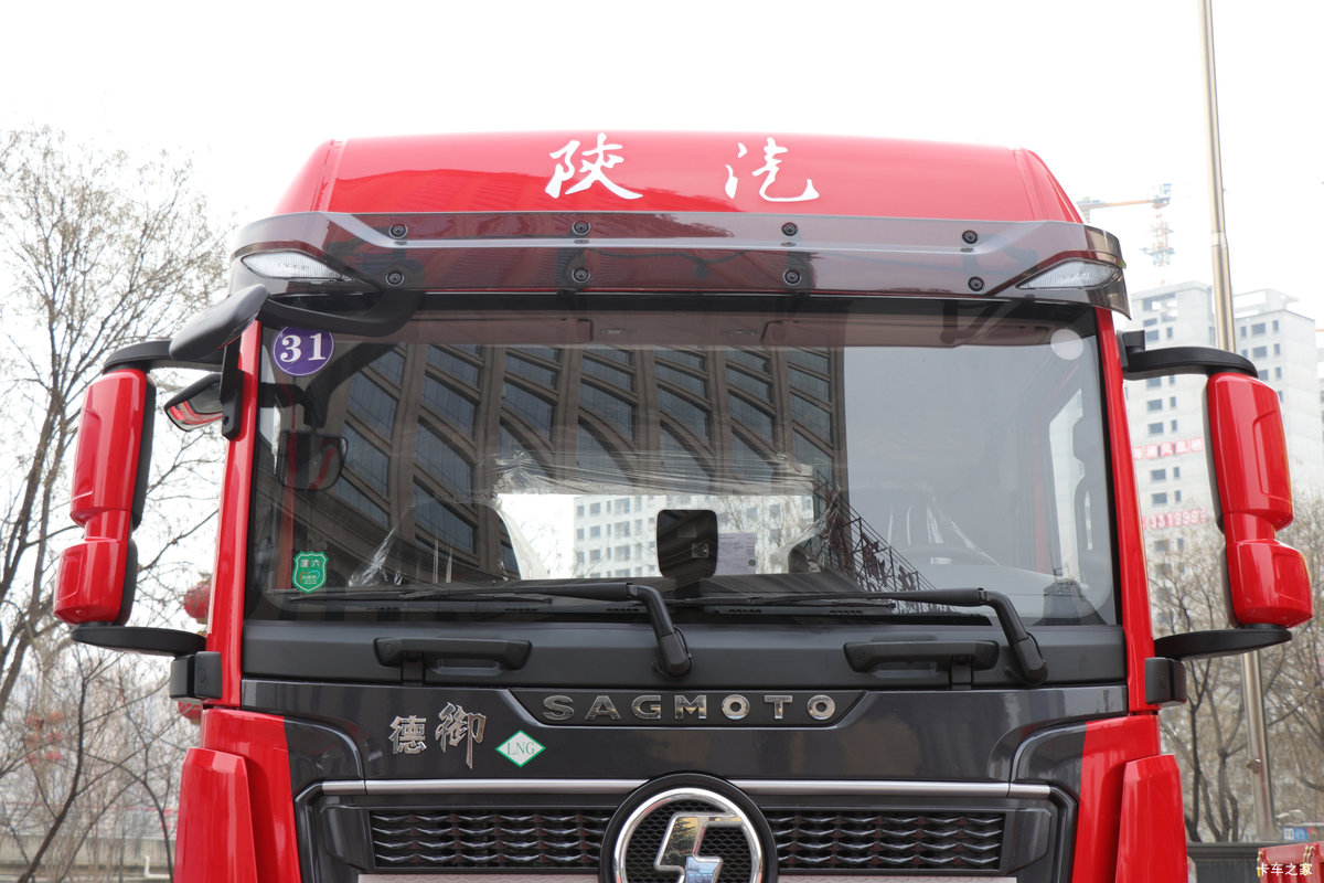 【图】陕汽商用车德御Q300S 轻量化版 14.8L LNG 540马力 6X4 法士特12档 高顶双卧 牵引车_实拍图片_4001969_卡车之家