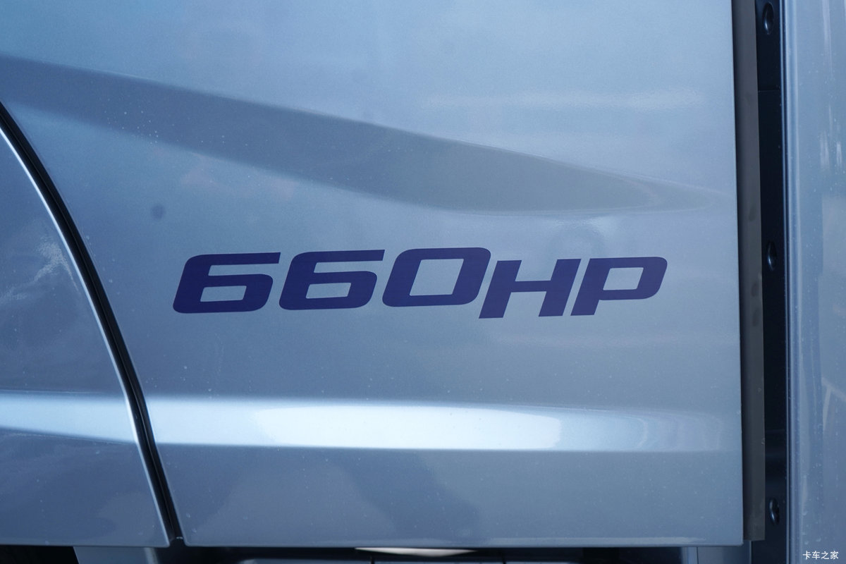 【图】青岛解放 JH6重卡 智享版 660马力 6X4 LNG自动档牵引车(一汽解放12档)_实拍图片_4006261_卡车之家