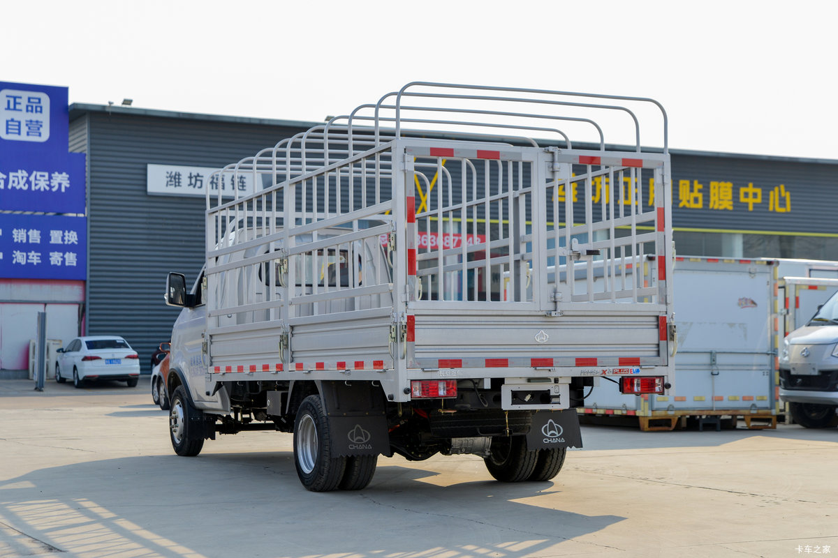 【图】长安跨越王X3 PLUS EV 舒适版 3.4T 3.8米单排纯电动仓栅式微卡56.67kWh_实拍图片_4011680_卡车之家