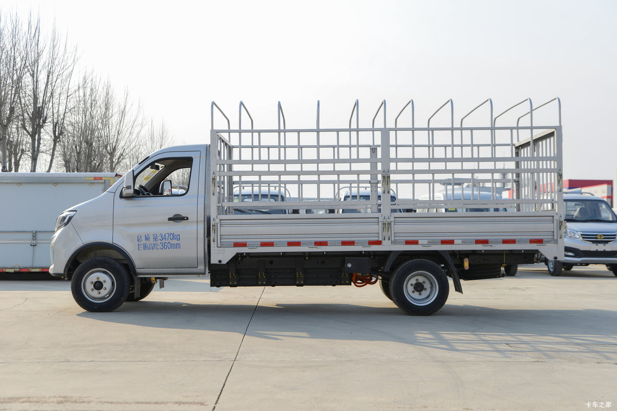 【图】长安跨越王X3 PLUS EV 舒适版 3.4T 3.8米单排纯电动仓栅式微卡56.67kWh_实拍图片_4011680_卡车之家