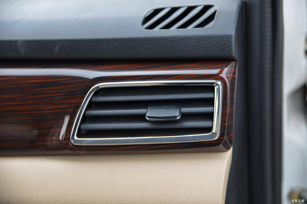 【图】长安跨越 跨越星V7 豪华型 2022款 122马力 1.6L汽油 5座 封闭货车(国六)(对开门)_实拍图片_4013200_卡车之家