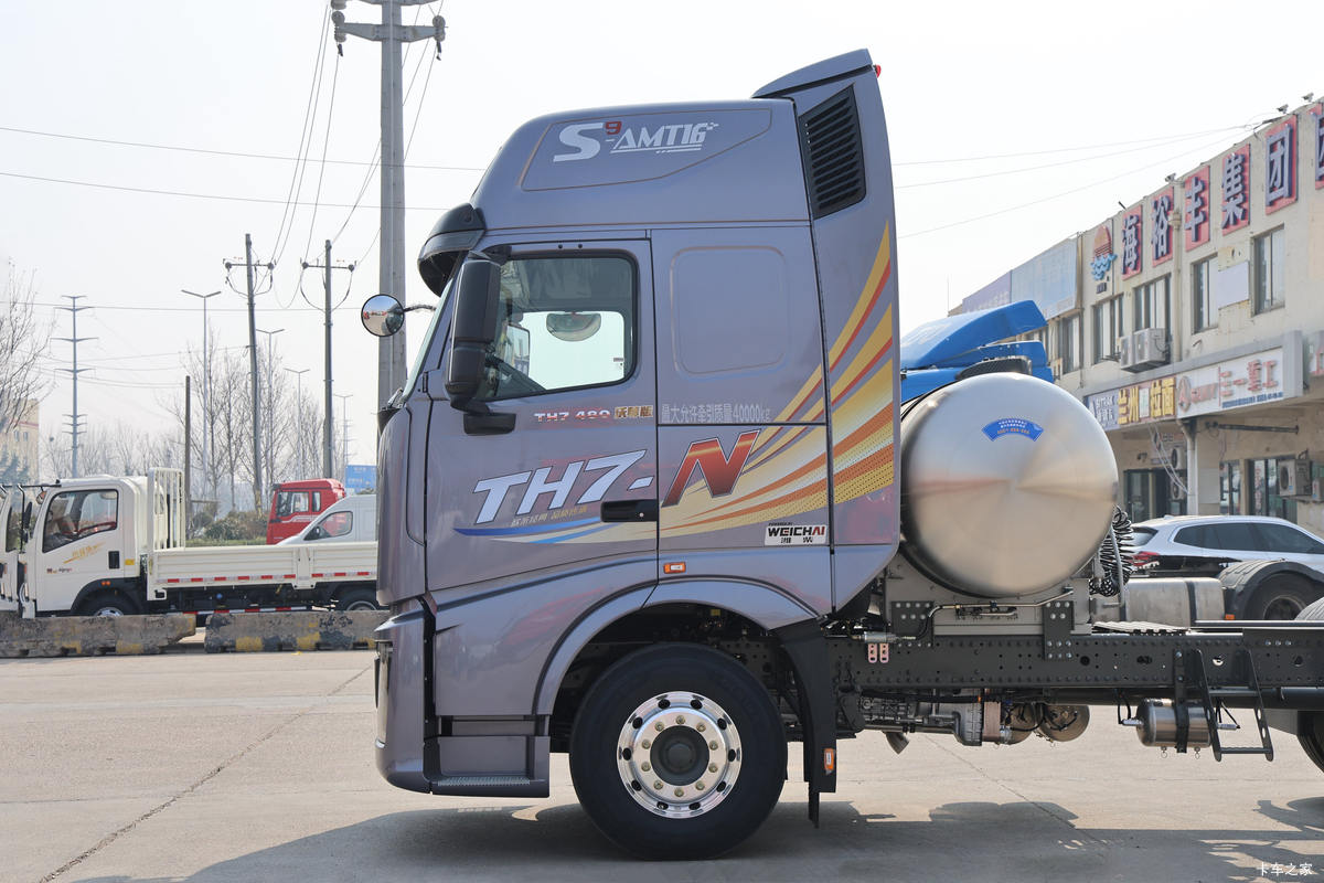 【图】中国重汽 HOWO TH7-N 沃尊版 480马力 6X4 LNG自动档牵引车_实拍图片_4015037_卡车之家