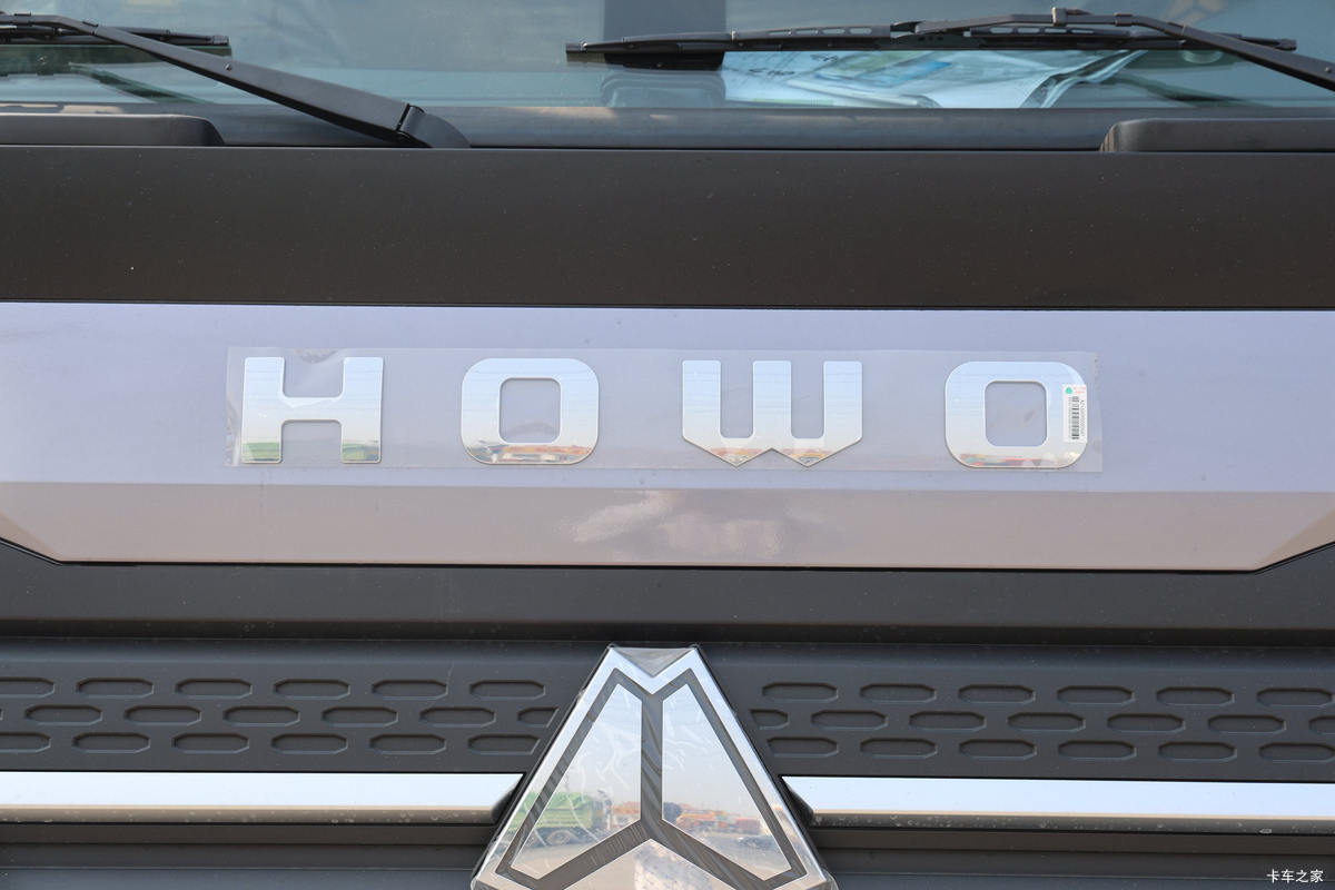 【图】中国重汽 HOWO TH7-N 沃尊版 480马力 6X4 LNG自动档牵引车_实拍图片_4015057_卡车之家