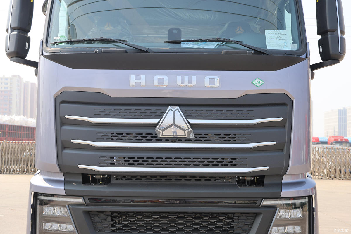 【图】中国重汽 HOWO TH7-N 沃尊版 480马力 6X4 LNG自动档牵引车_实拍图片_4015054_卡车之家