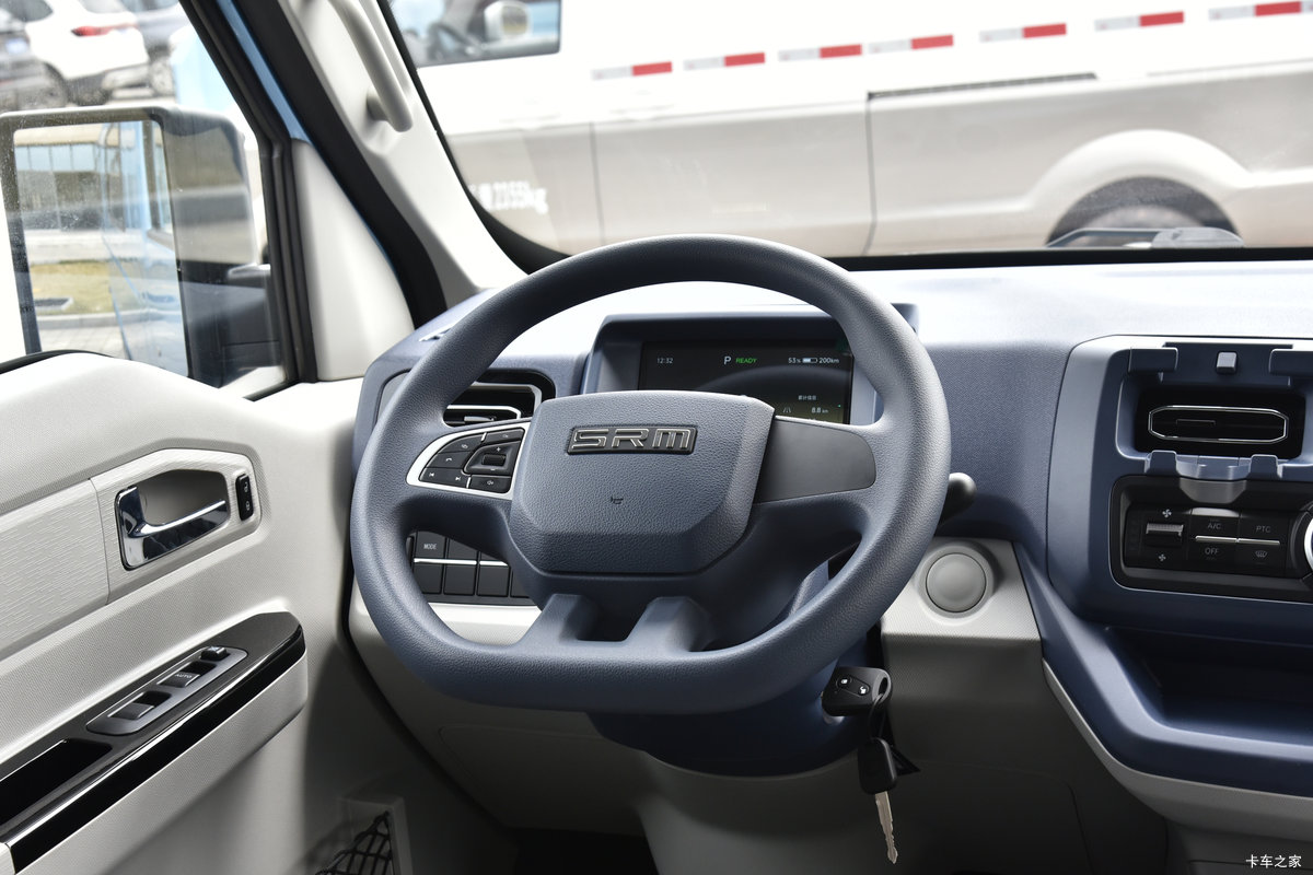 【图】SRM鑫源E3L 2025款 实用型 6座 纯电动轻客 宁德时代53.58kWh_实拍图片_4016261_卡车之家