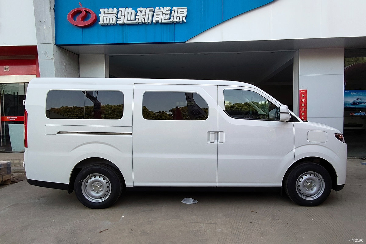 【图】瑞驰EC75 2025款 智行超充版先锋型巅峰Ⅰ 纯电动 6座轻客 52.16kWh_实拍图片_4018126_卡车之家