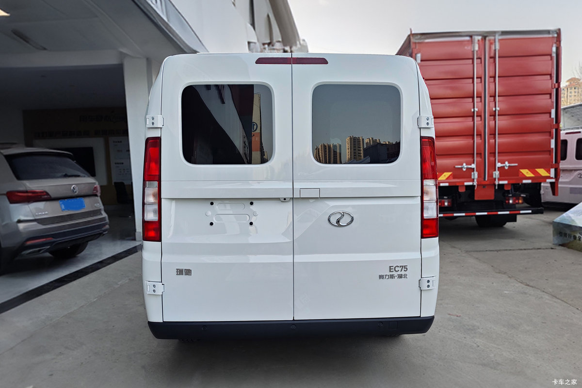 【图】瑞驰EC75 2025款 智行超充版先锋型巅峰Ⅰ 纯电动 6座轻客 52.16kWh_实拍图片_4018128_卡车之家