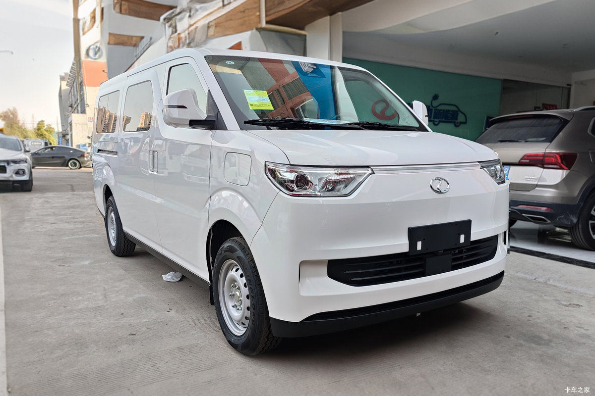 【图】瑞驰EC75 2025款 智行超充版先锋型巅峰Ⅰ 纯电动 6座轻客 52.16kWh_实拍图片_4018125_卡车之家