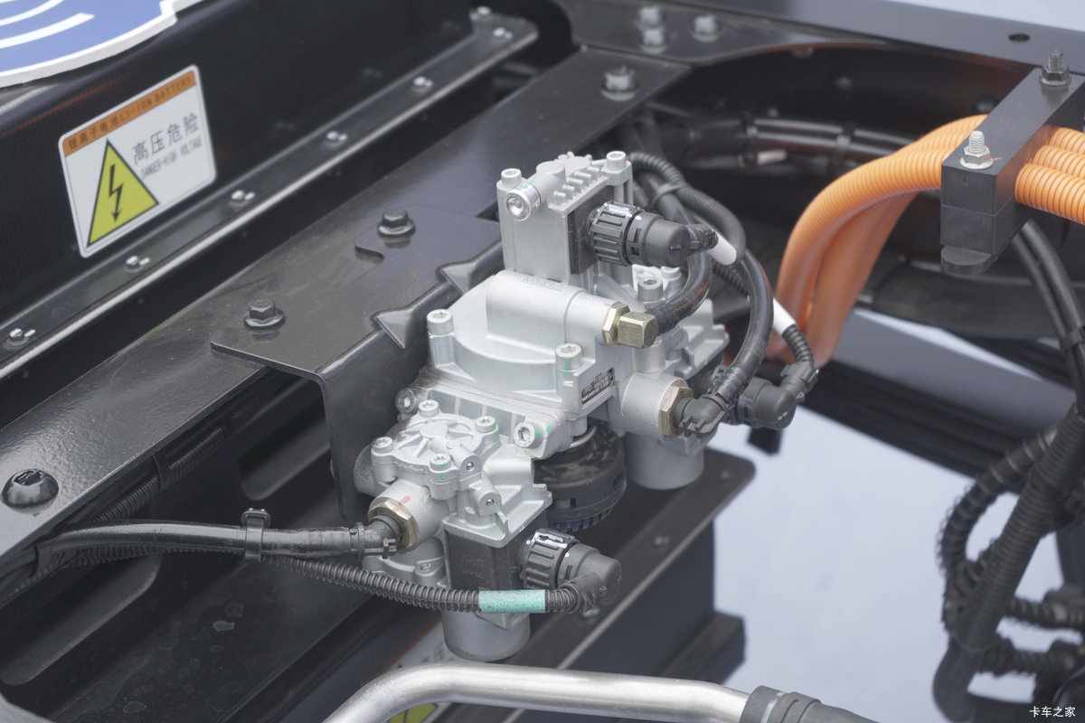 【图】宇通轻卡T5 神行系列 4.2米单排纯电动厢式轻卡 176kWh_实拍图片_4023128_卡车之家