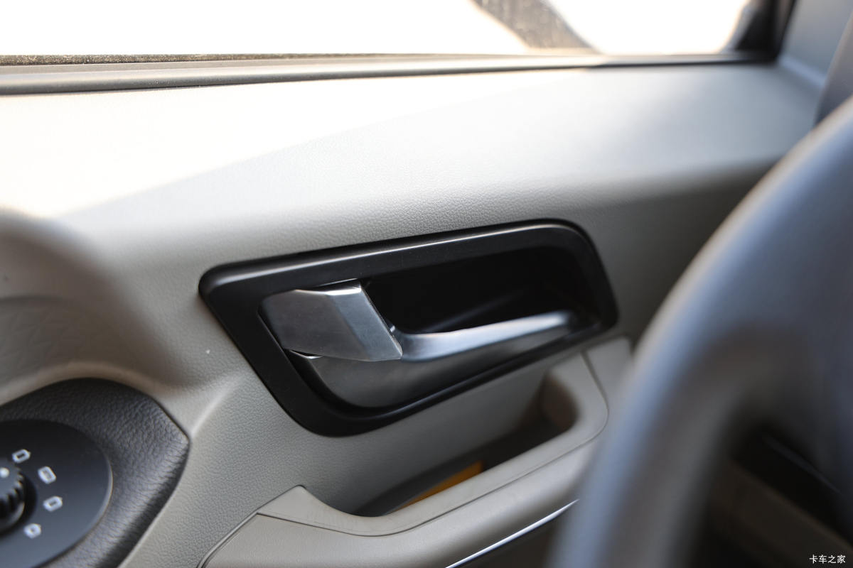 【图】重汽HOWO统帅 2.5L柴油 180马力 中国重汽12档 4.15米单排仓栅式轻卡_实拍图片_4026215_卡车之家