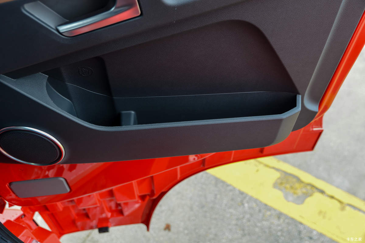 【图】东风商用车 天龙旗舰KX 王者版 680马力 6X4 AMT自动档牵引车(液缓)_实拍图片_4043083_卡车之家