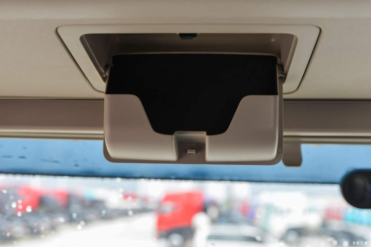 【图】东风商用车 天龙旗舰KX 王者版 680马力 6X4 AMT自动档牵引车(液缓)_实拍图片_4043083_卡车之家