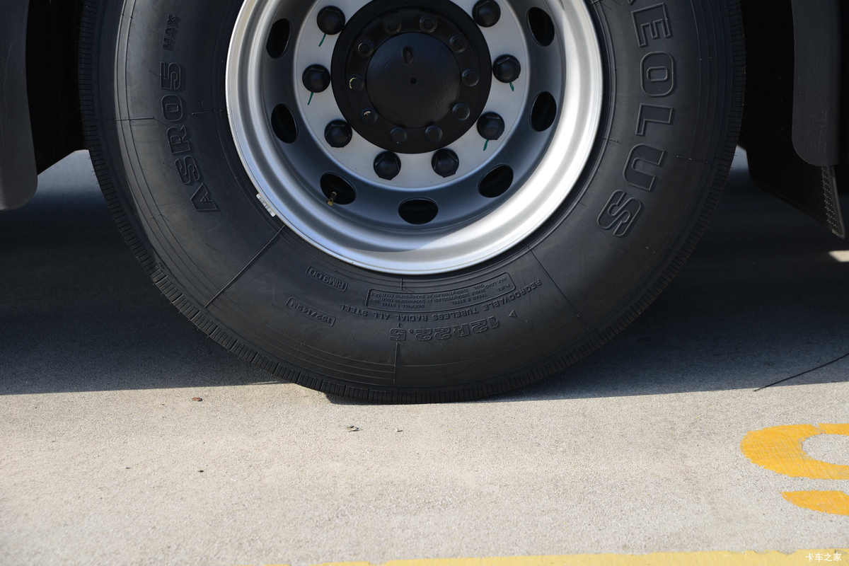 【图】东风商用车天龙KL 复合版 6X4 纯电动牵引车 宁德时代282kWh_实拍图片_4043972_卡车之家