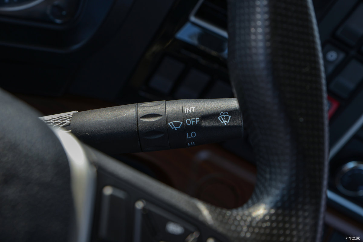 【图】三环十通 昊龙 6.2L柴油 270马力 6X2 法士特10档 6.8米自卸车（新外观）_实拍图片_4046167_卡车之家