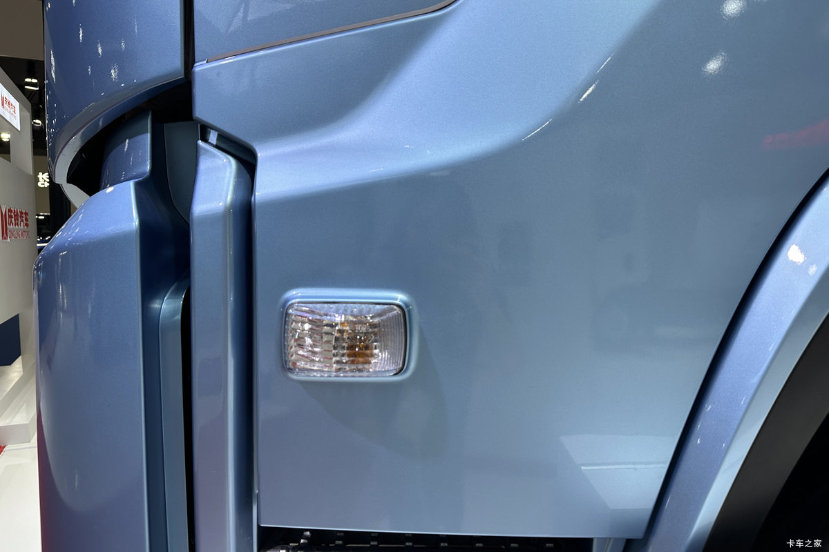 【图】庆玲五十铃铃界 6X4 纯电动牵引车 欣旺达352kWh_实拍图片_4048380_卡车之家