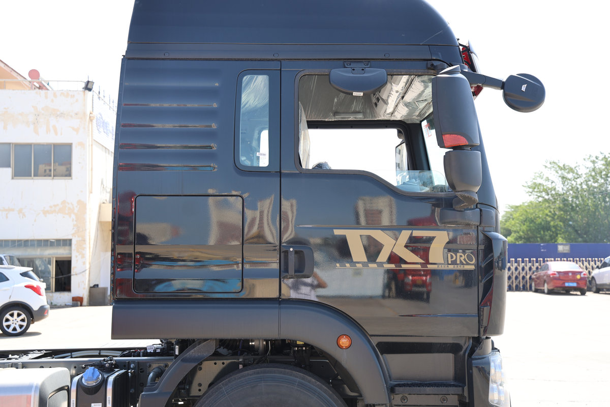 【图】重汽豪沃HOWO TX7 PRO 高效版 6.9L柴油 290马力 4X2 中国重汽8档 9.6米厢式载货车_实拍图片_4053828_卡车之家