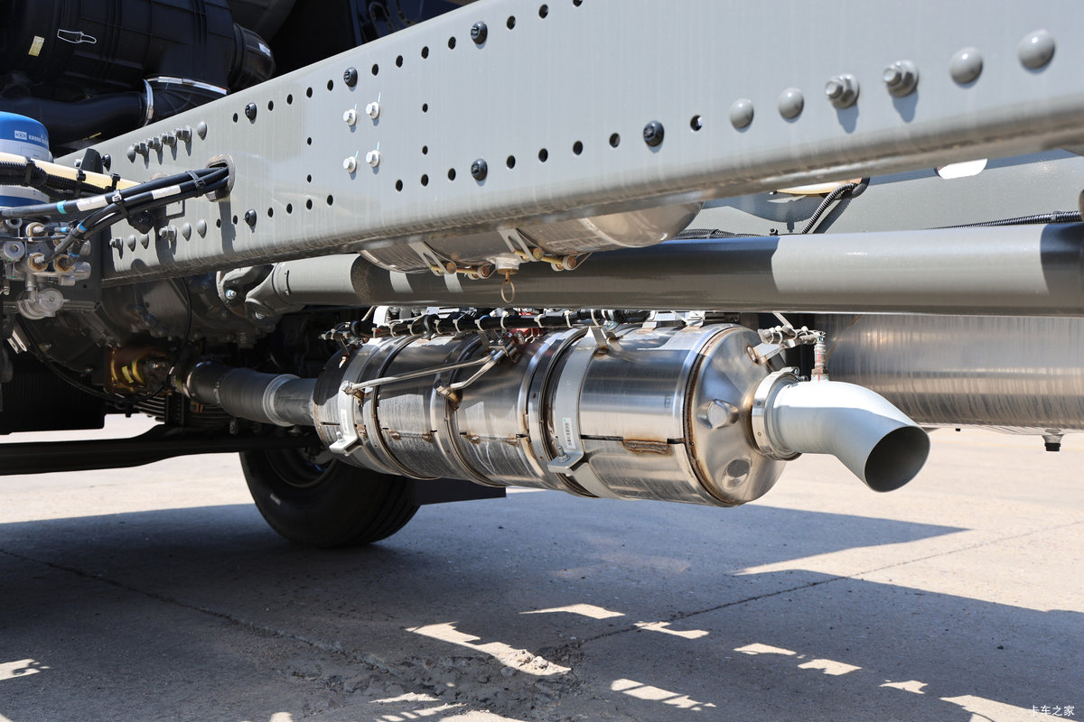 【图】重汽豪沃HOWO TX7 PRO 高效版 6.9L柴油 290马力 4X2 中国重汽8档 9.6米厢式载货车_实拍图片_4053927_卡车之家