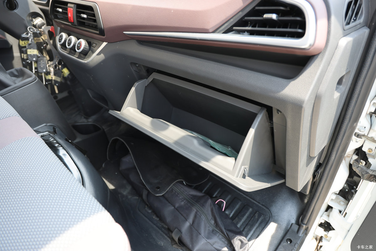 【图】跃进 福星S100Q 1.8L 133马力 汽油 4.05米单排栏板小卡_实拍图片_4054941_卡车之家