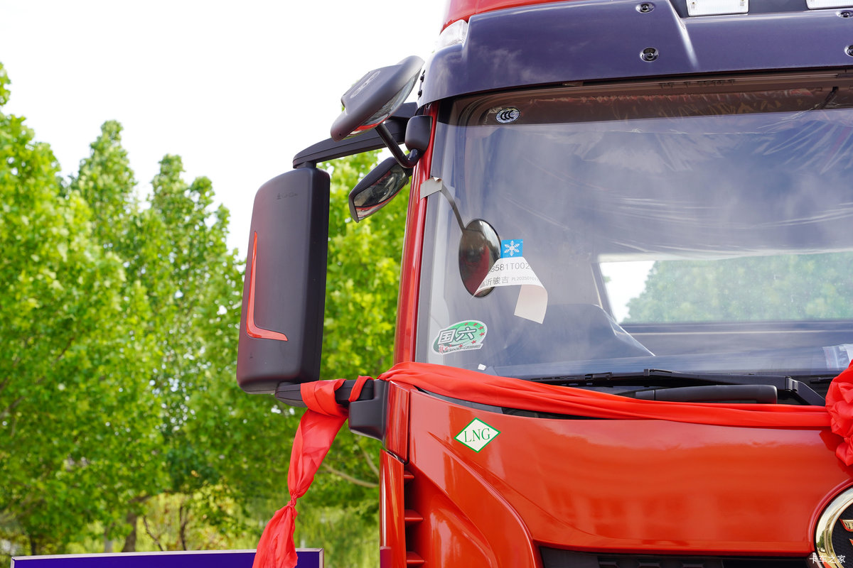 【图】解放J6V SMART 12.5L LNG 480马力 6X4 一汽解放12档 牵引车_实拍图片_4055386_卡车之家