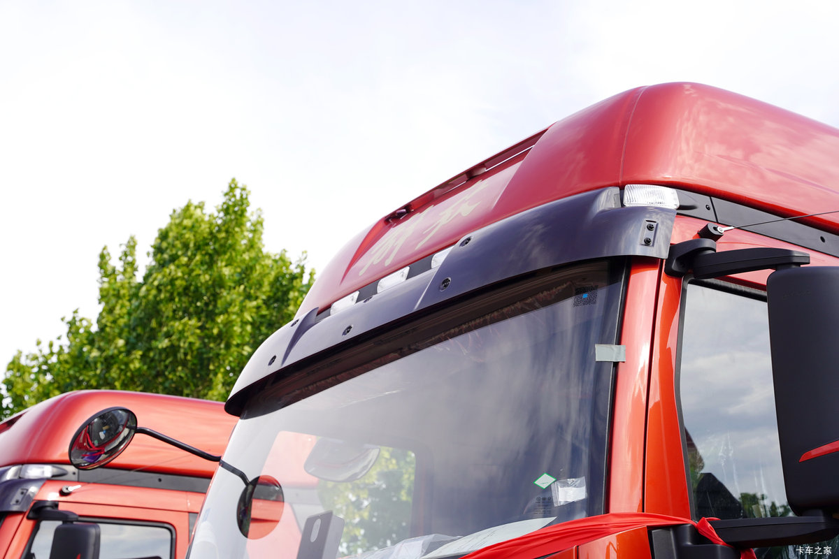 【图】解放J6V SMART 12.5L LNG 480马力 6X4 一汽解放12档 牵引车_实拍图片_4055386_卡车之家