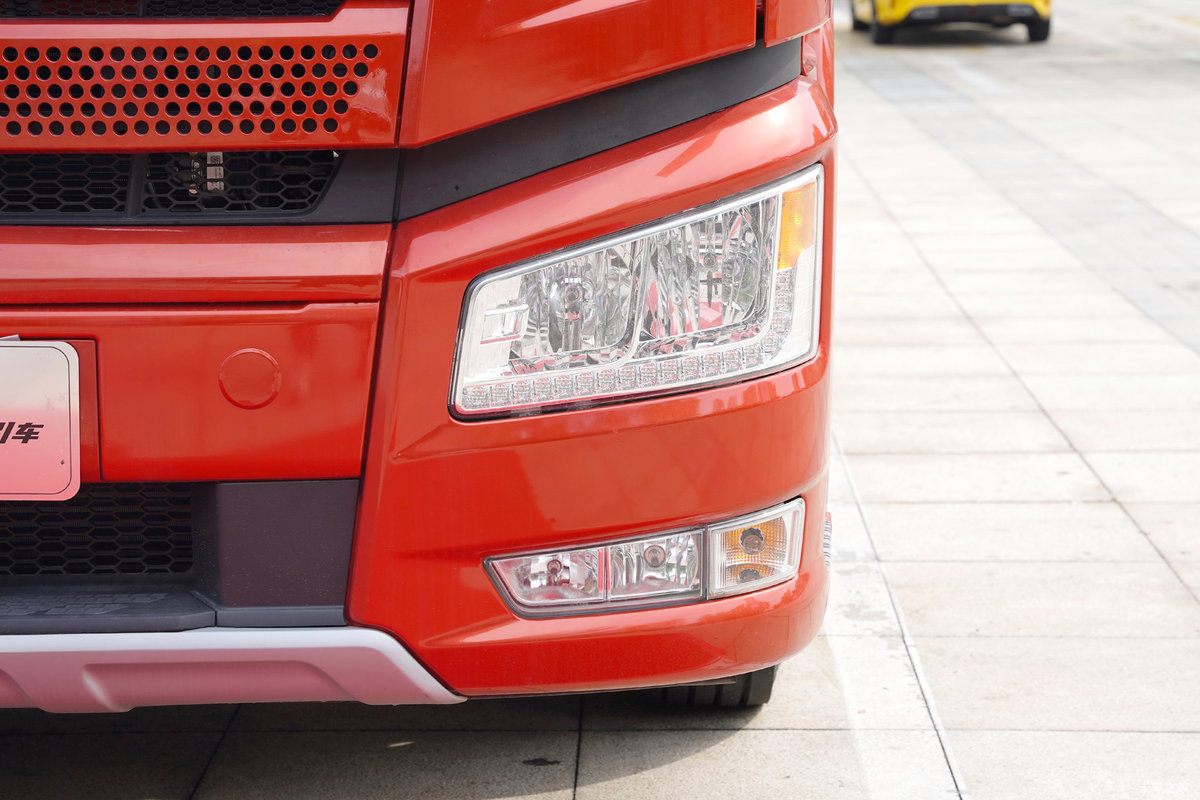 【图】解放J6P 2025款 经典版 480马力 6X4 LNG牵引车(液缓)_实拍图片_4055479_卡车之家