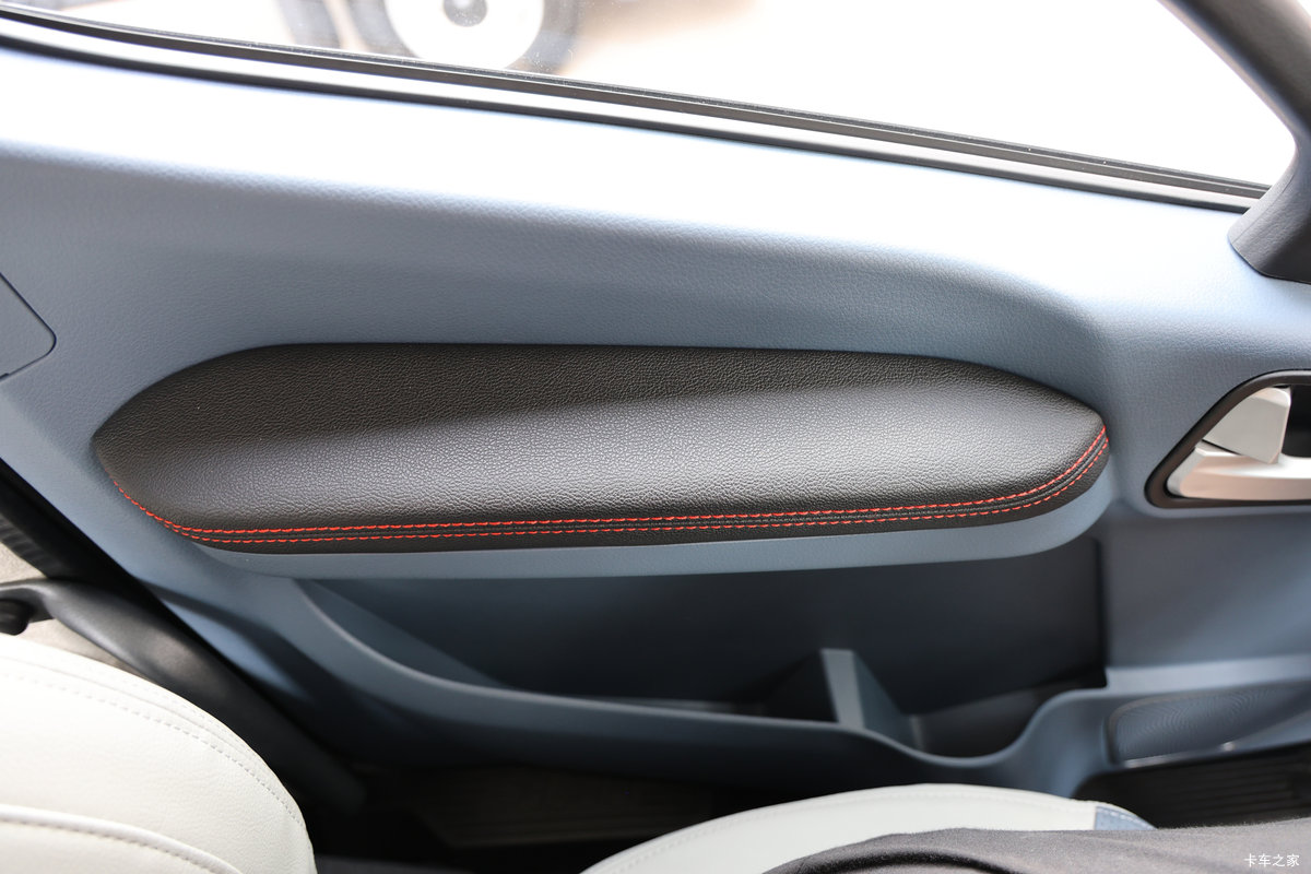 【图】解放JK6 5.2L柴油 260马力 4X2 法士特8档 9.78米厢式载货车_实拍图片_4059900_卡车之家