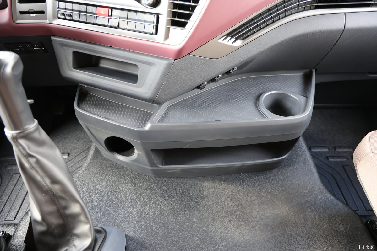 【图】解放鹰驰 11.1L柴油 490马力 6X4 一汽解放12档 牵引车_实拍图片_4060013_卡车之家