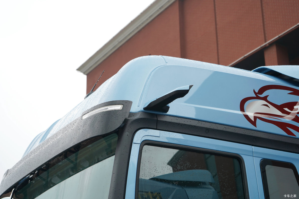 【图】解放J7 创领版 15L LNG 640马力 6X4 一汽解放12档 AMT自动档 牵引车_实拍图片_4062075_卡车之家