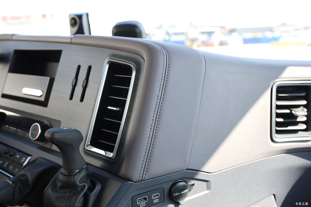 【图】重汽豪沃HOWO TX7 PRO 11.1L柴油 460马力 6X4 中国重汽12档 牵引车_实拍图片_4062704_卡车之家