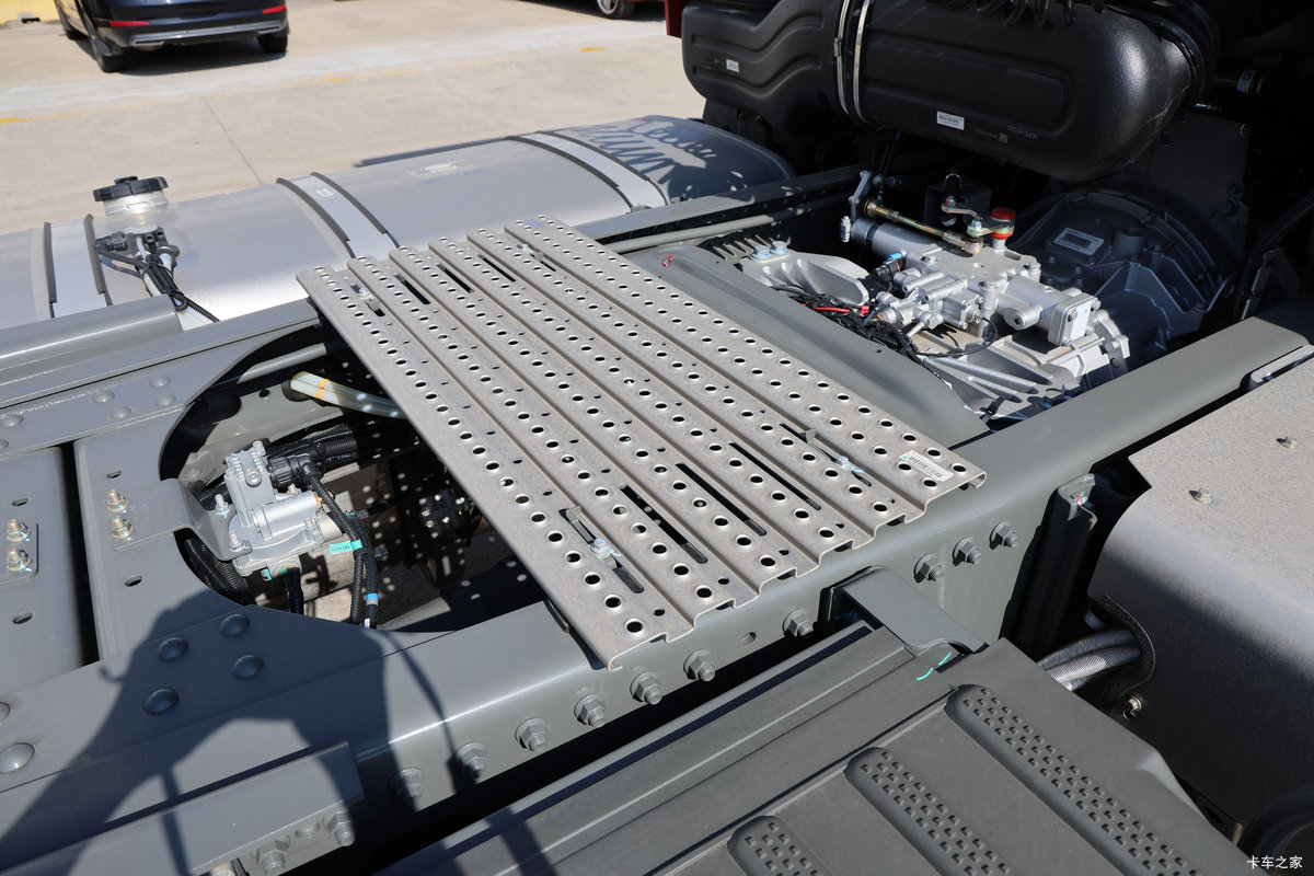 【图】重汽豪沃HOWO TX7 PRO 11.1L柴油 460马力 6X4 中国重汽12档 牵引车_实拍图片_4062757_卡车之家