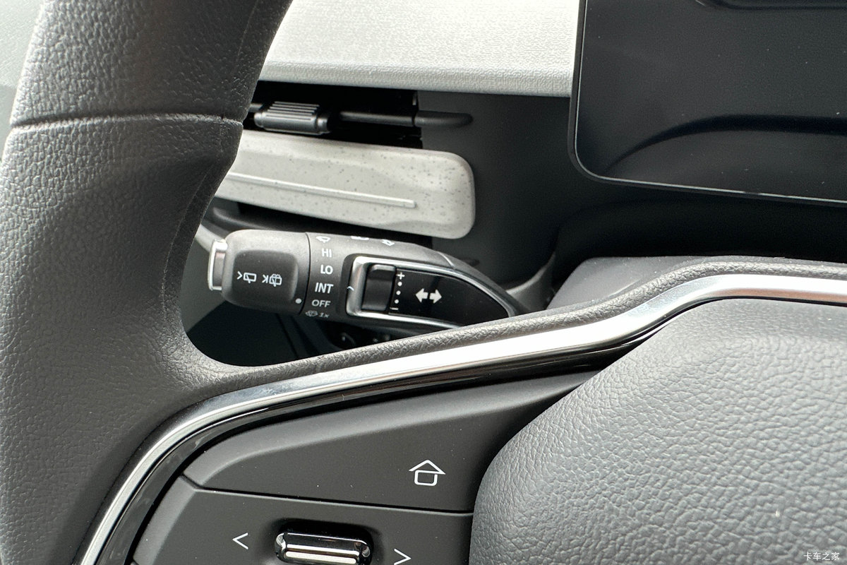 【图】上汽大通大拿V1 9座纯电动多用途乘用车 64kWh_实拍图片_4065750_卡车之家