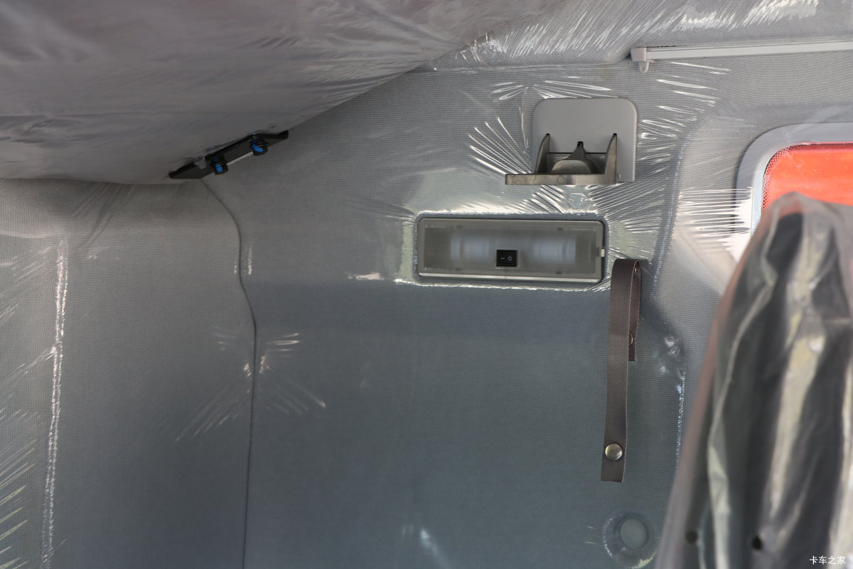 【图】重汽HOWO TX7-N 沃尊版 12.5L LNG 480马力 6X4 中国重汽12档 牵引车_实拍图片_4067050_卡车之家